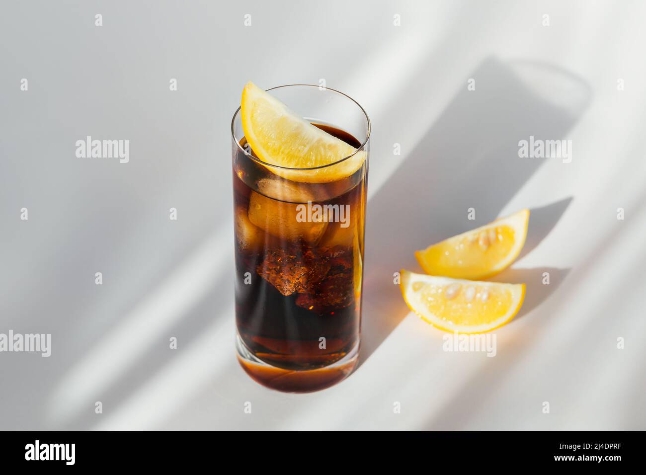 Glass lemon soda ice hi-res stock photography and images - Alamy