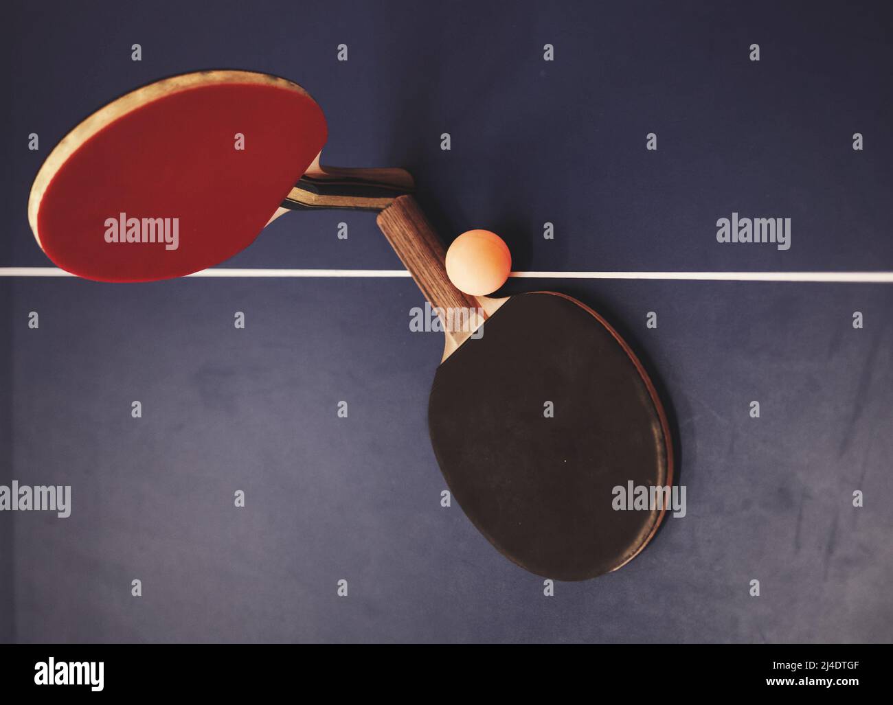 Table tennis table outside hi-res stock photography and images - Alamy