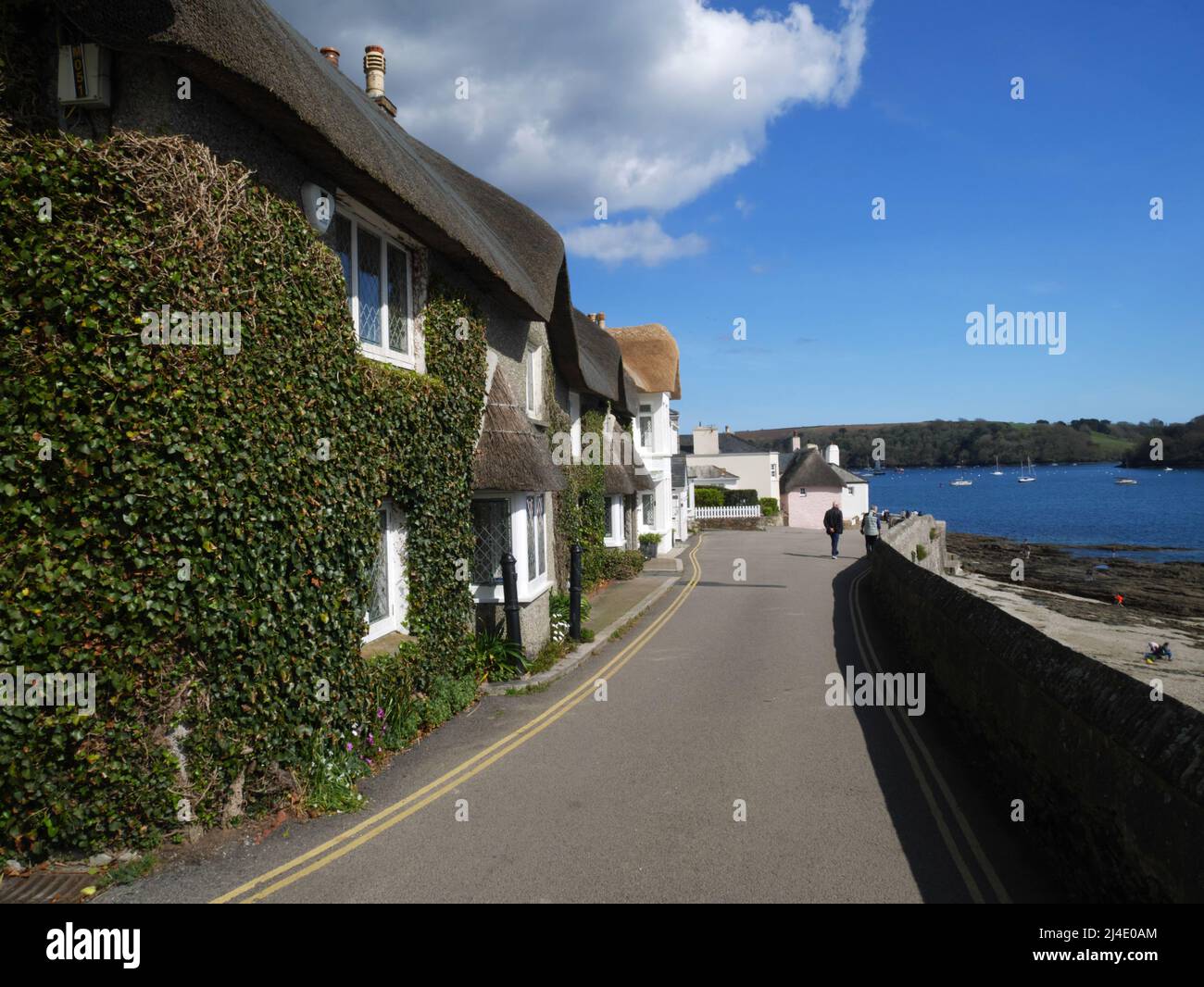 Cornish cottages hi-res stock photography and images - Alamy