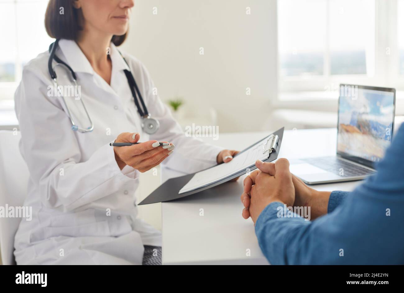Physician consultation heart hi-res stock photography and images - Alamy