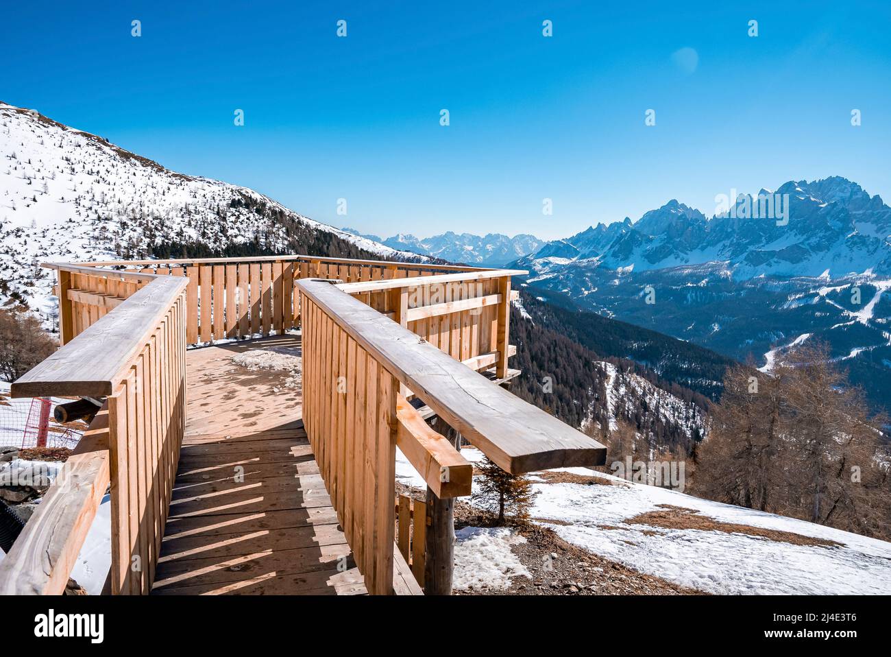 The summit observation deck hi-res stock photography and images - Alamy