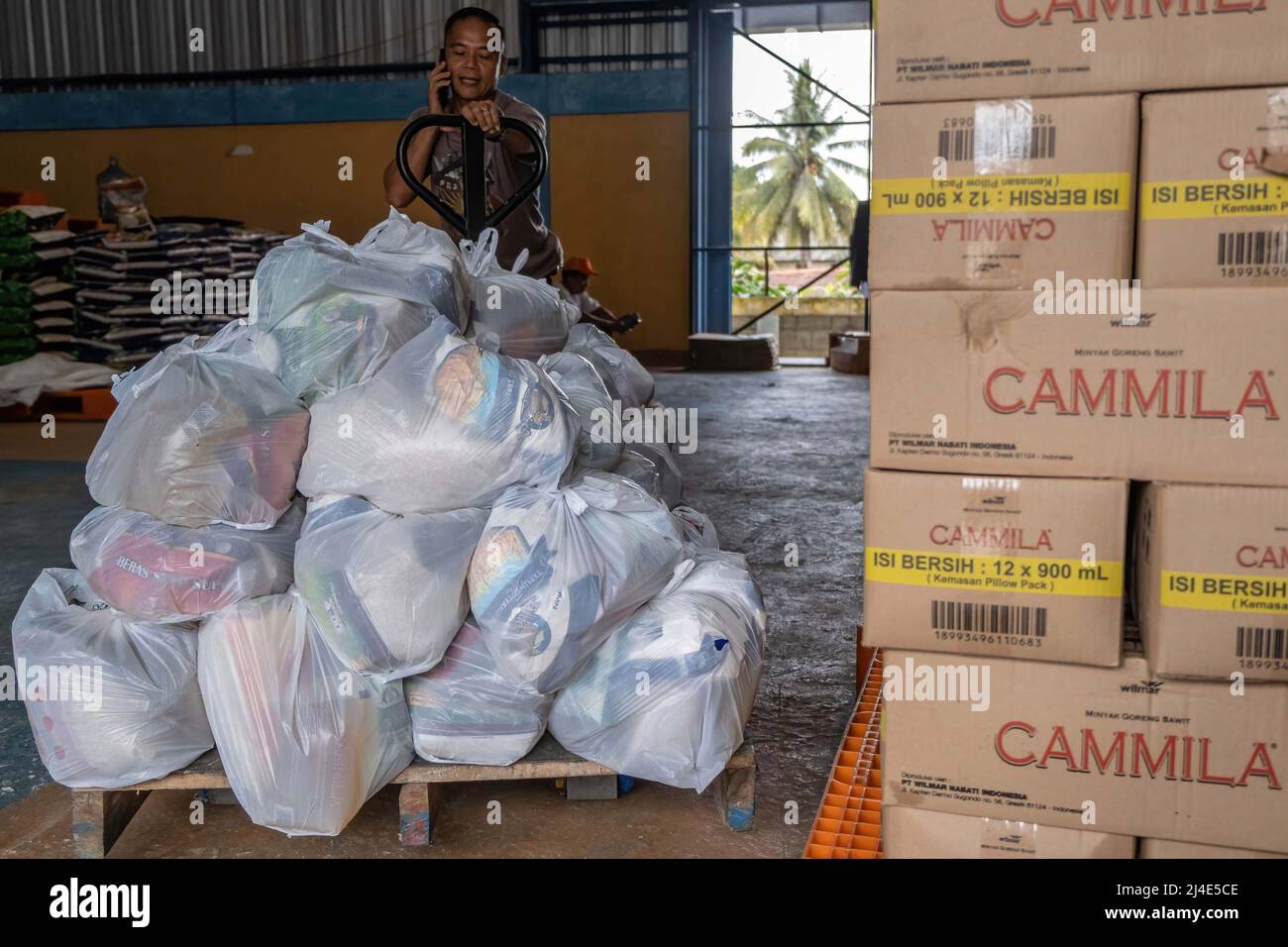 Basic needs packages hi-res stock photography and images - Alamy