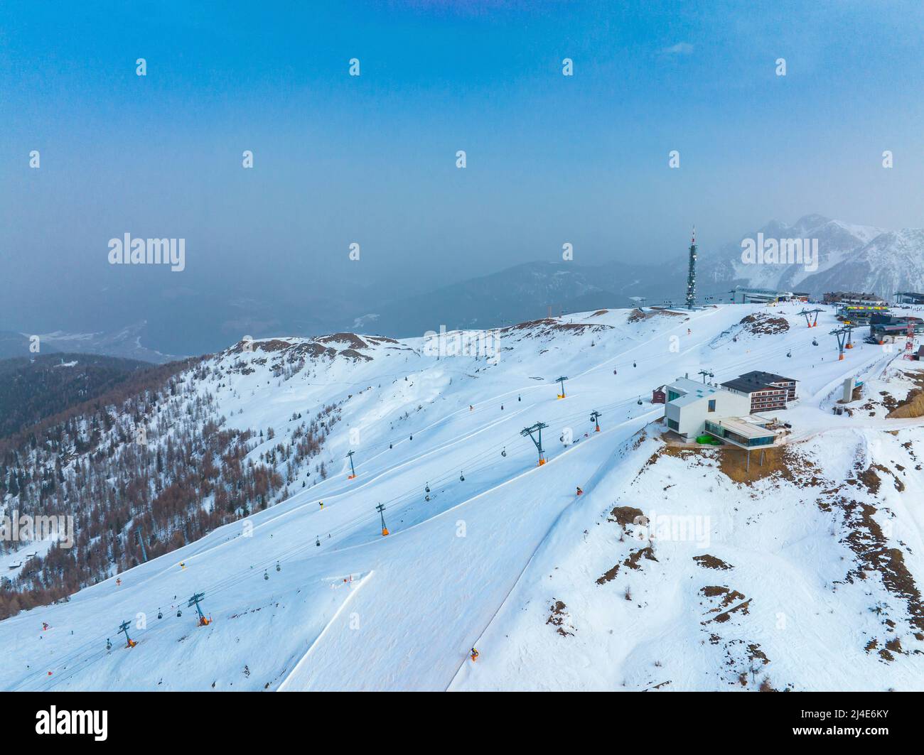 Snow sport tourist attraction hi-res stock photography and images - Alamy