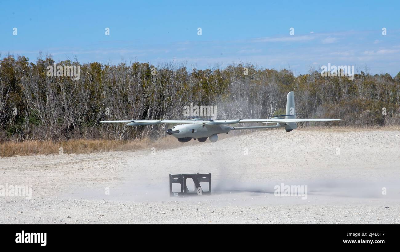 A Stalker Unmanned Aircraft System takes off during Littoral Exercise ...