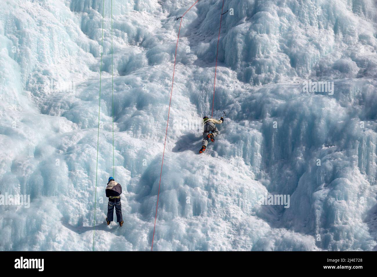 Jasper national park winter activities hi-res stock photography and ...