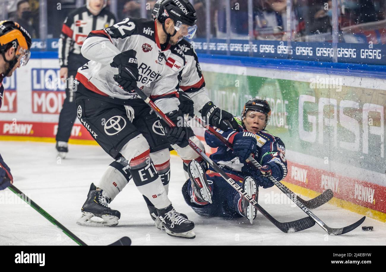 Berlin, Germany. 14th Apr, 2022. Ice hockey: DEL, Eisbären Berlin ...
