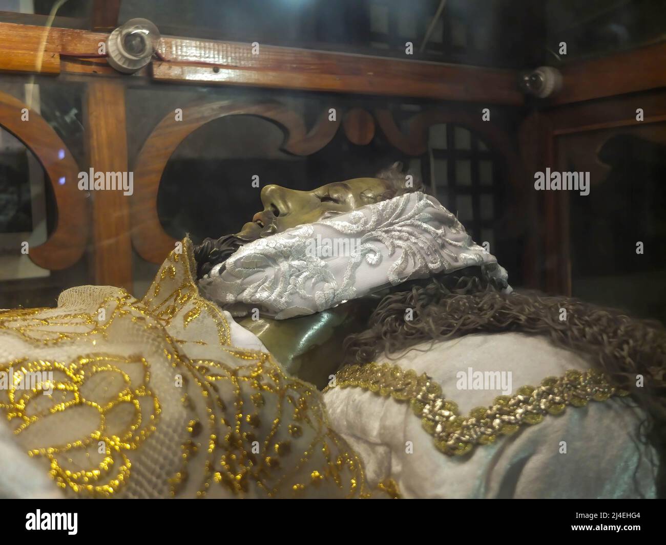 Manila, Philippines. 14th Apr, 2022. The replica of the Santo Entierro ...