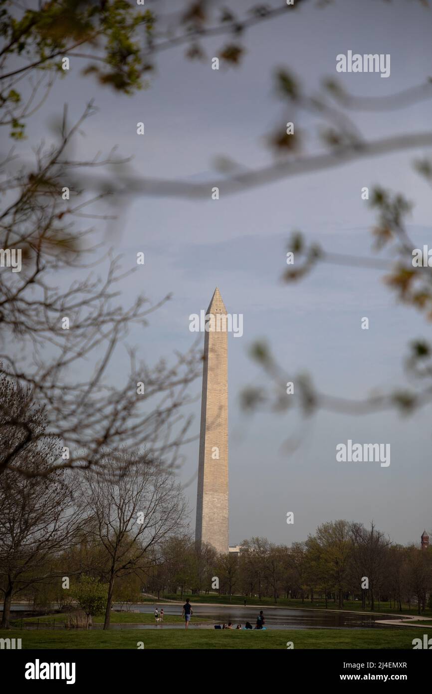 The Washington Monument on a Beautiful Spring Day Stock Photo - Alamy
