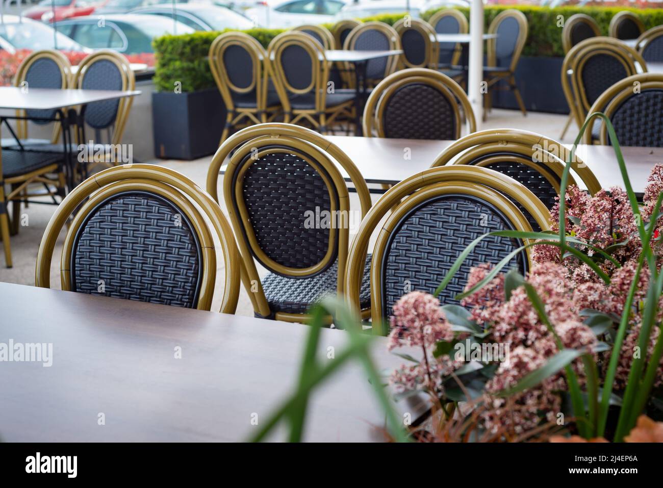 Empty coffee bar tables hi-res stock photography and images - Alamy