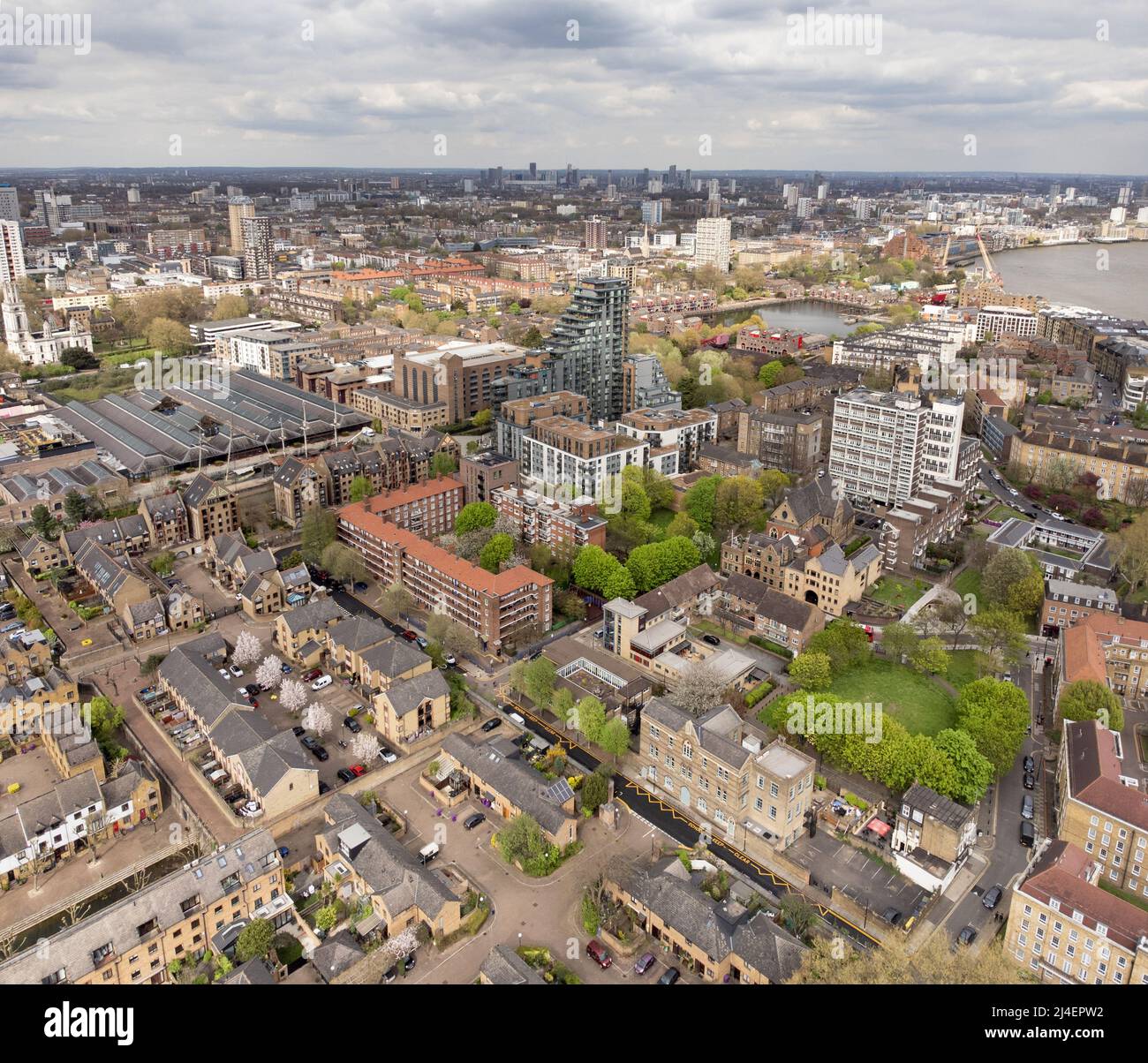Wapping canal hi-res stock photography and images - Alamy