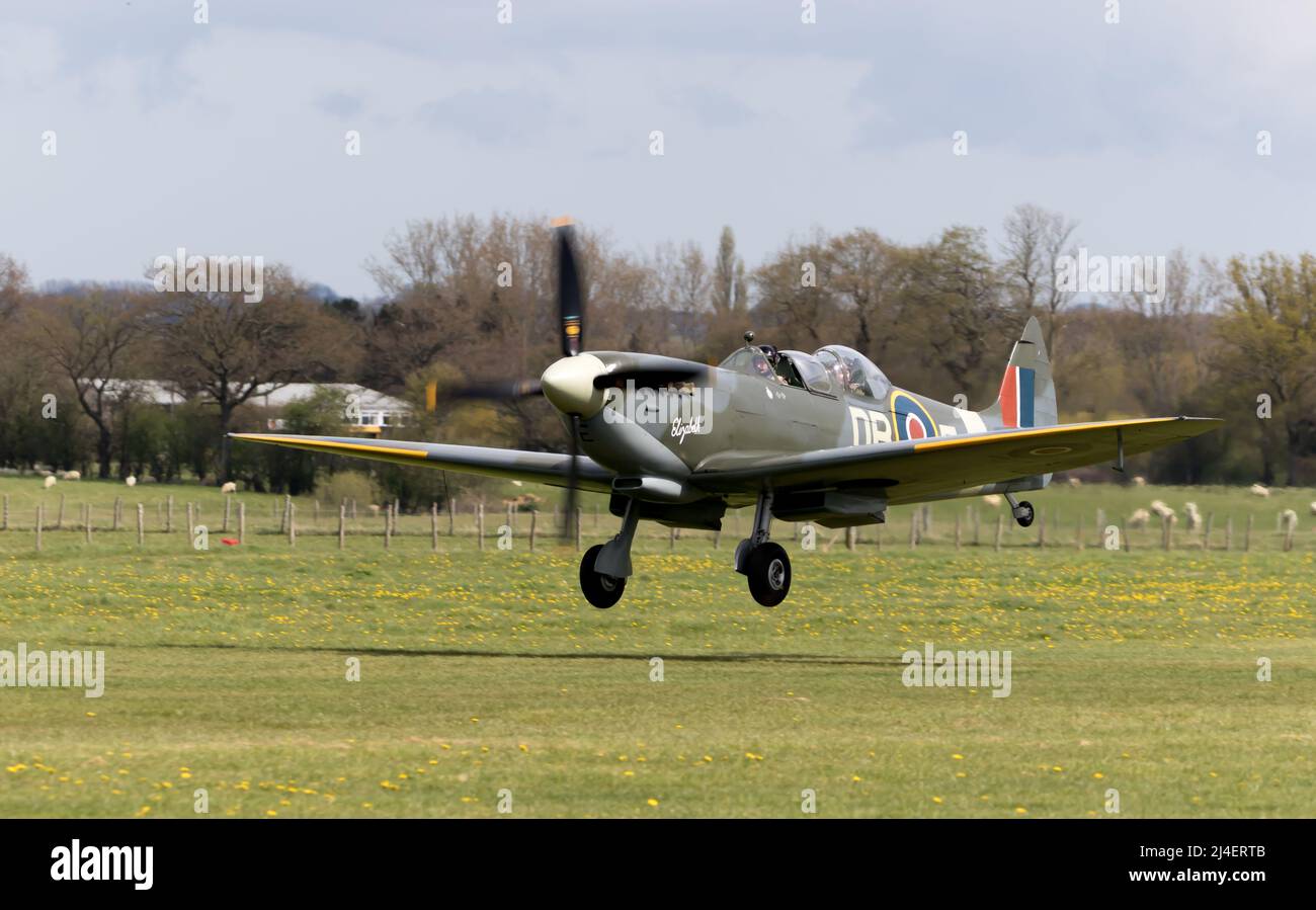 Spitfire taking off and landing at Kent airfield Stock Photo - Alamy