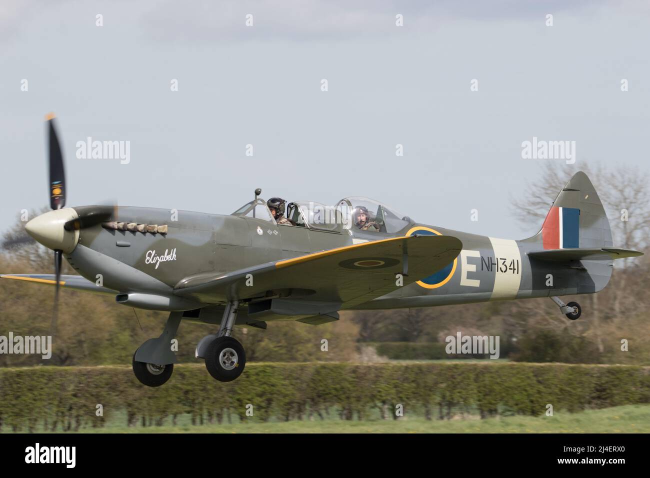 Battle of britian spitfire hi-res stock photography and images - Alamy