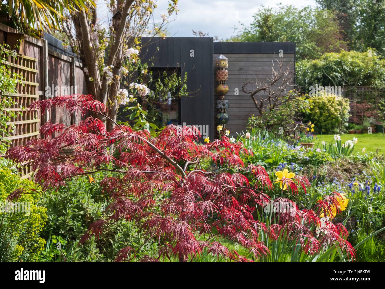 Tree working totem hi-res stock photography and images - Alamy