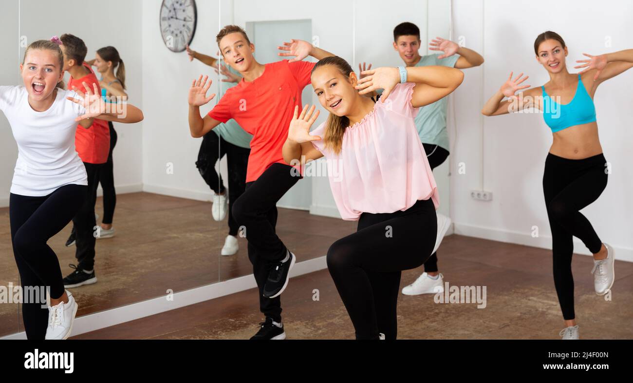 Teenage dancers practicing in dance studio Stock Photo - Alamy