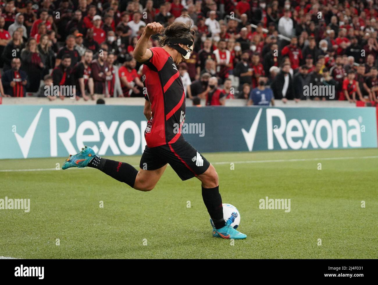 CURITIBA, PR - 14.04.2022: ATHLETICO X THE STRONGEST - Agustin Canobbio ...