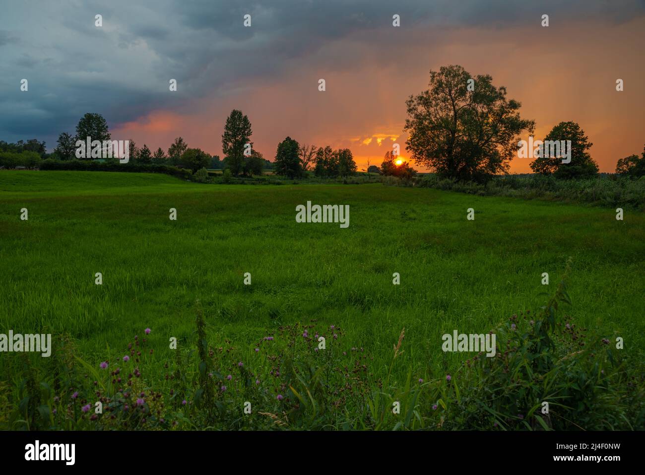 Sun rays clouds country side hi-res stock photography and images - Alamy