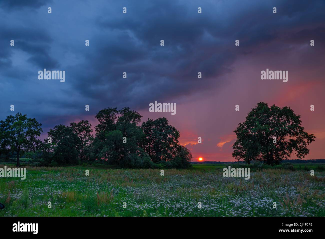 Sunset in the village hi-res stock photography and images - Alamy