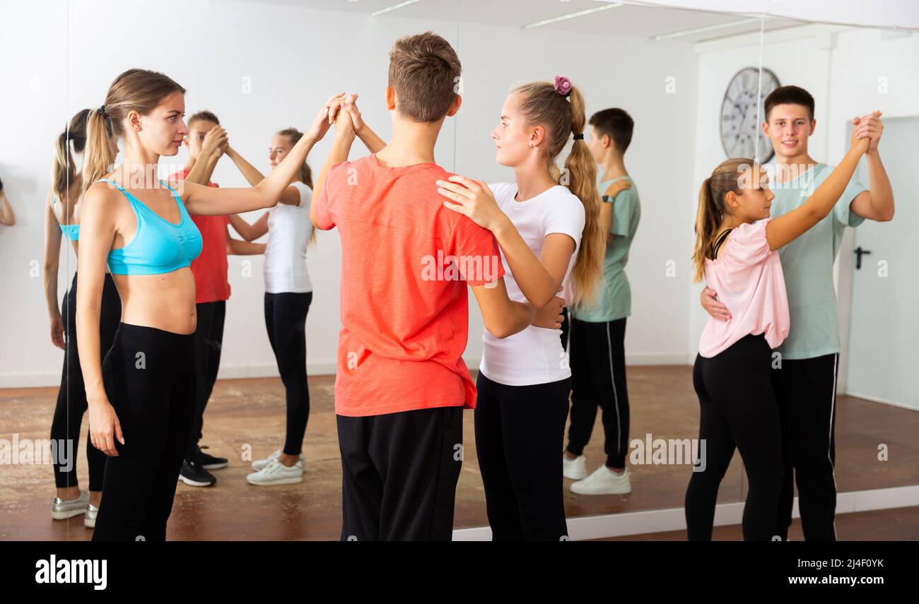 Group children teenagers practice hi-res stock photography and images ...