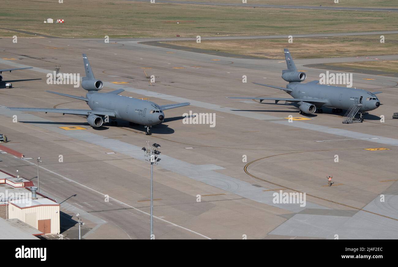 A U.S. Air Force KC-10 Extender prepares to take off from Travis Air ...