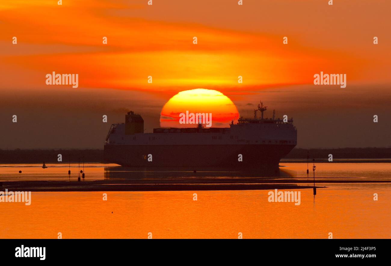 Hybrid lng ferry hi-res stock photography and images - Alamy