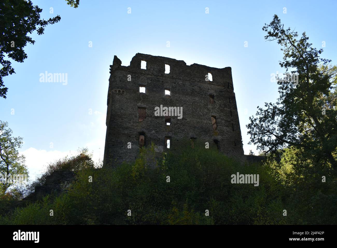 Crumbling walls hi-res stock photography and images - Alamy