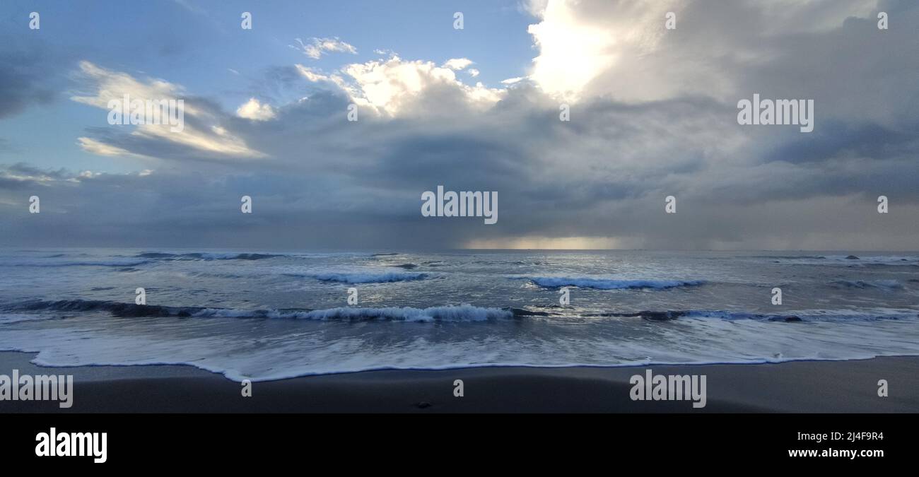 The Duli Beach (land of the sky), Taitung enjoys the beautiful ...