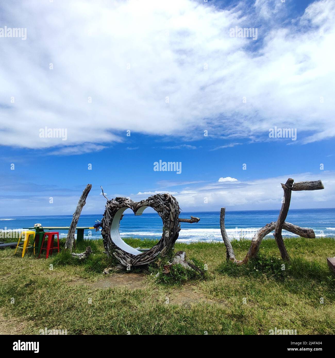 The Dulan Sea Viewing Platform, Taitung, enjoy the beautiful coastline ...