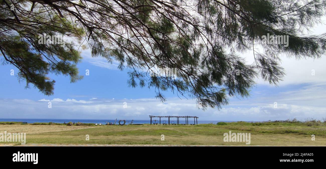The Dulan Sea Viewing Platform, Taitung, enjoy the beautiful coastline ...