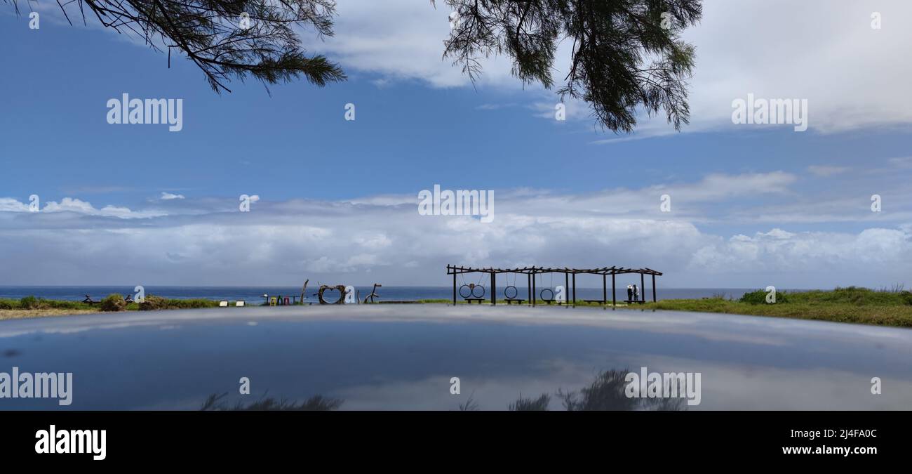 The Dulan Sea Viewing Platform, Taitung, enjoy the beautiful coastline ...
