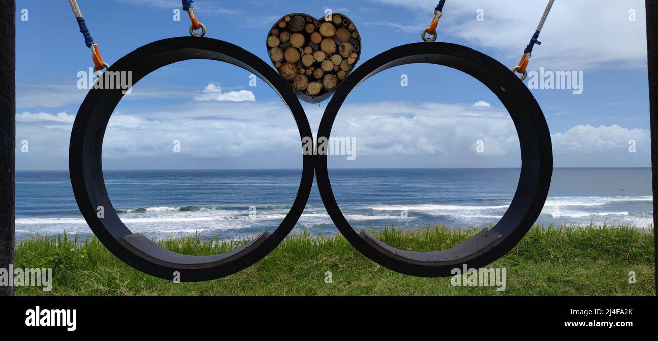 The Dulan Sea Viewing Platform, Taitung, enjoy the beautiful coastline ...