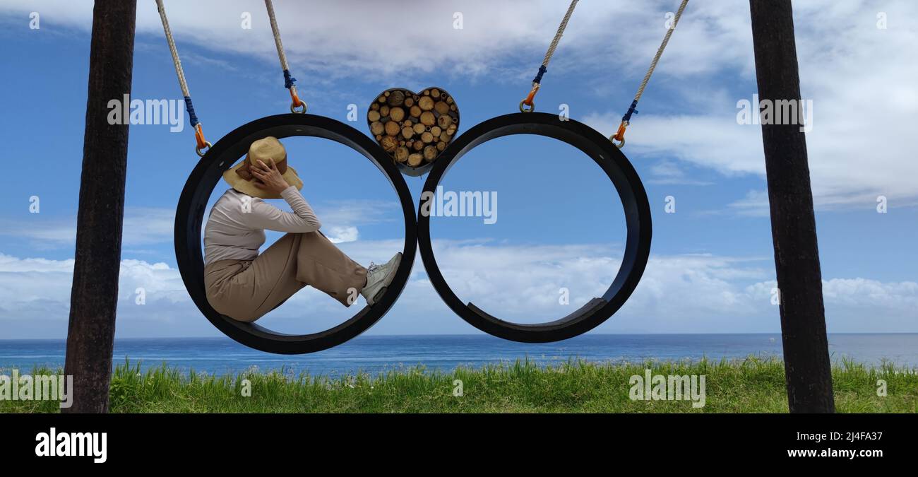 The Dulan Sea Viewing Platform, Taitung, enjoy the beautiful coastline ...