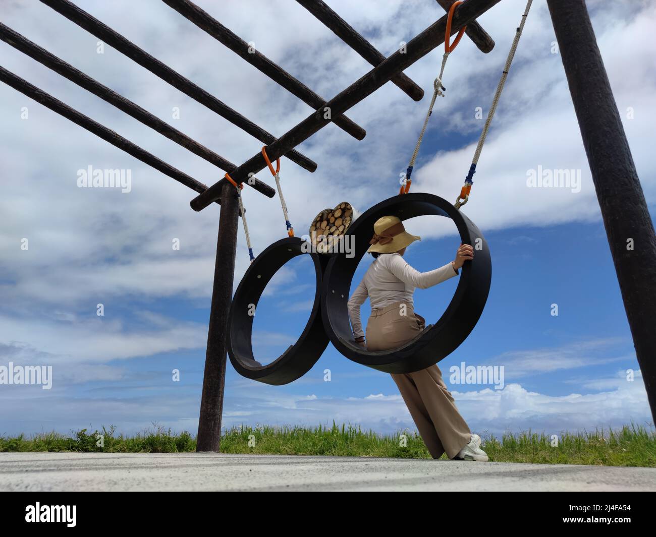 The Dulan Sea Viewing Platform, Taitung, enjoy the beautiful coastline ...