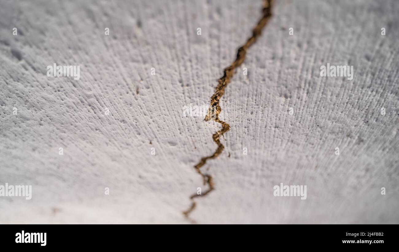 Crack in white clay ceiling close-up.Old house with clay ceilings Stock ...
