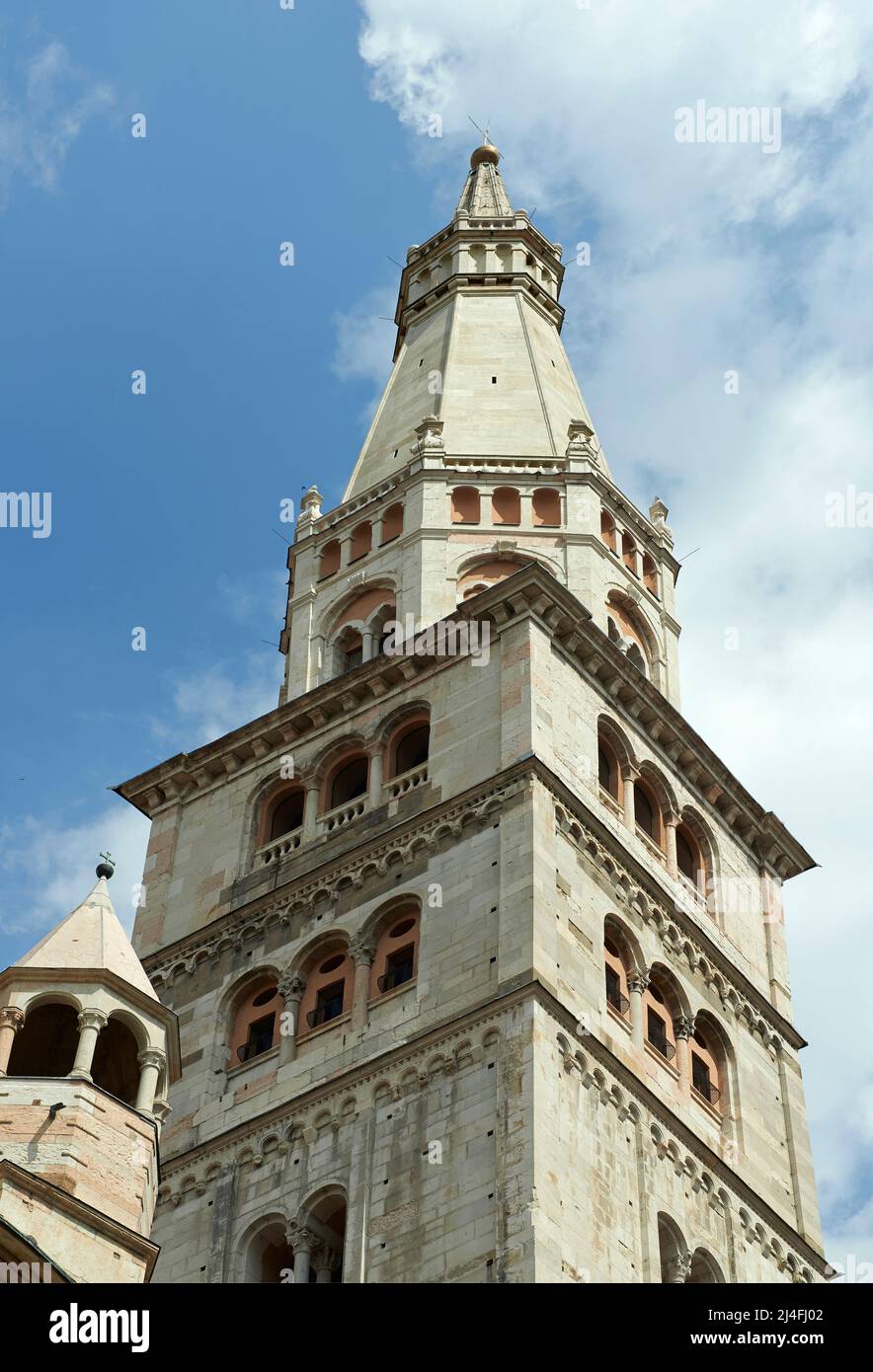 la Torre Ghirlandina - Modena, duomo di San Geminiano Stock Photo - Alamy