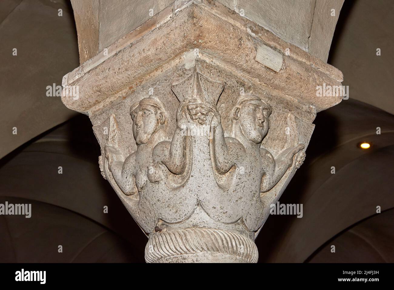 Sirene bicaudate - capitello della cripta - scuola di Wiligelmo - XI ...