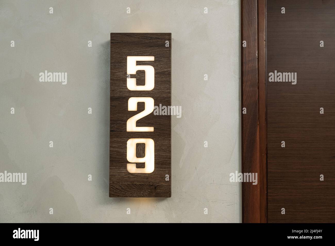 Room number 529 in hotel corridor easy isolated Stock Photo - Alamy