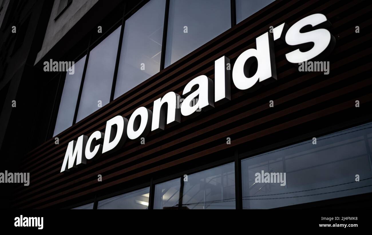 Signboard of McDonalds restaurant Stock Photo - Alamy