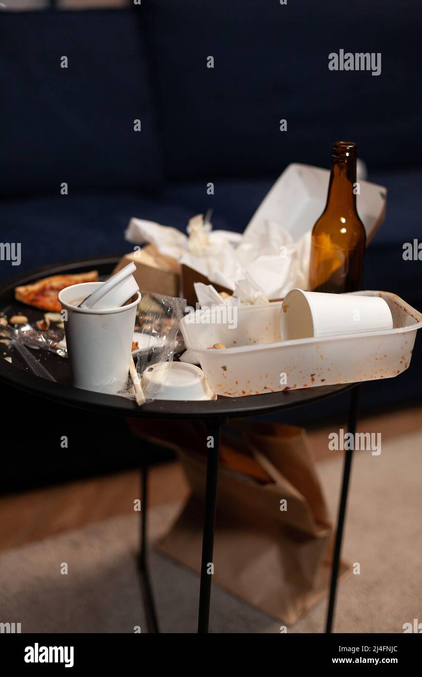 Messy table empty beer bottles hi-res stock photography and images - Alamy