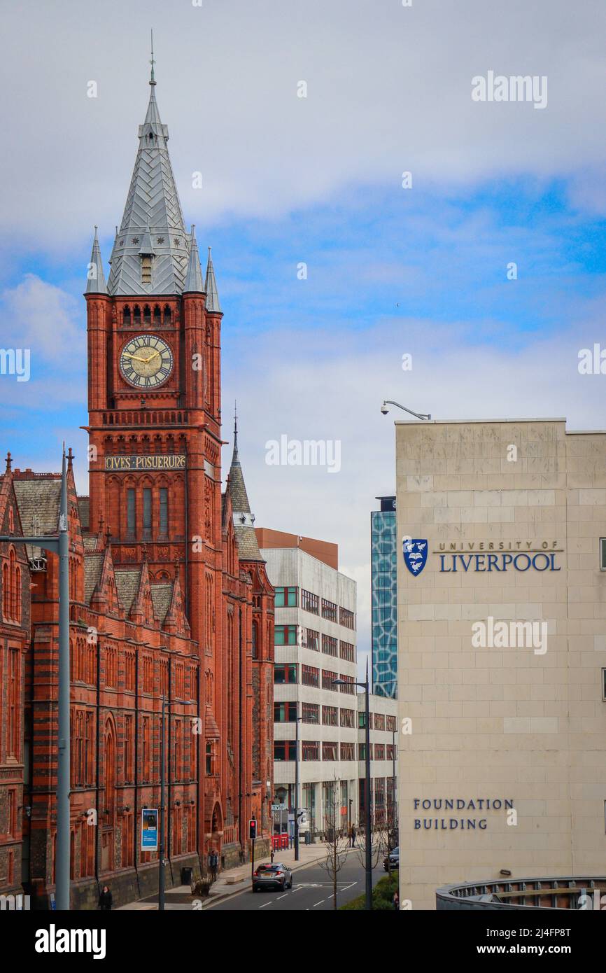 University of Liverpool, new building and old red brick building Stock ...