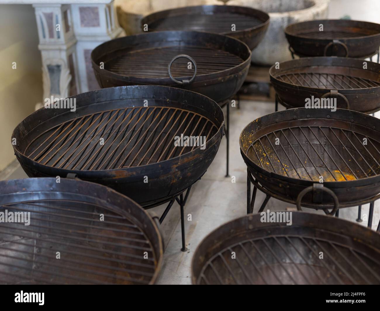 Braziers flame hi-res stock photography and images - Alamy
