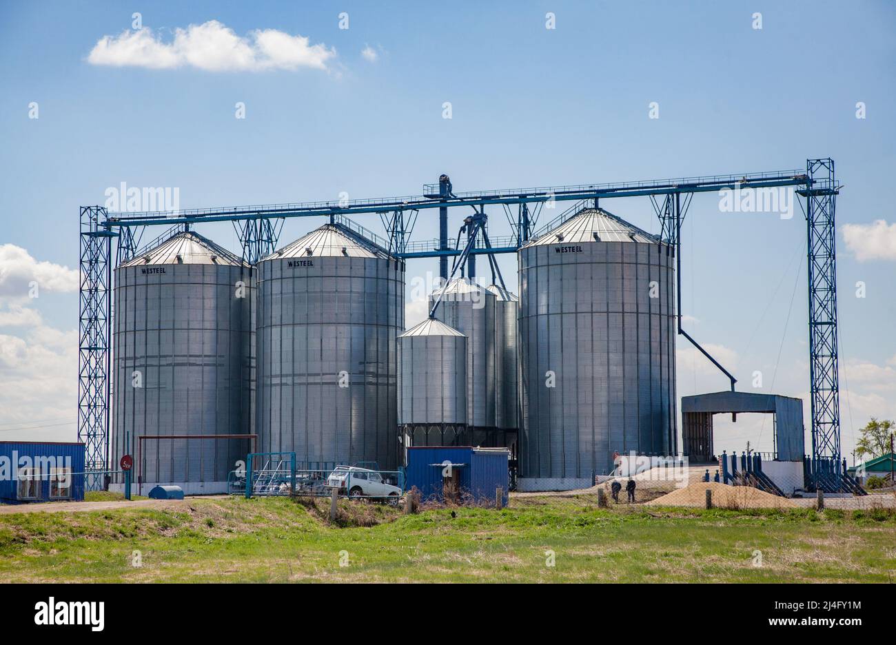 Modern grain elevator hi-res stock photography and images - Alamy