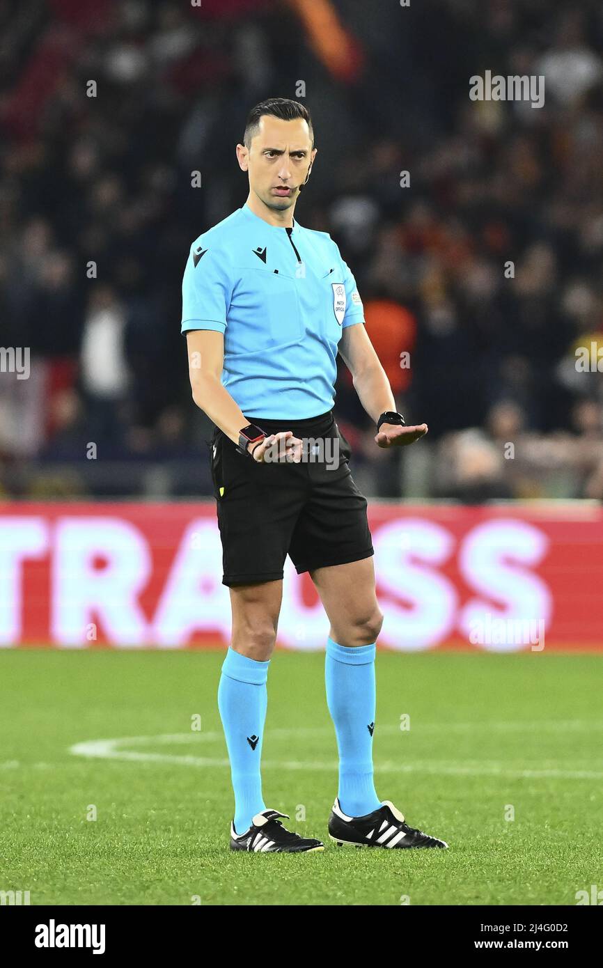 Referee Jose Maria Sanchez during the return leg of the quarter-finals ...