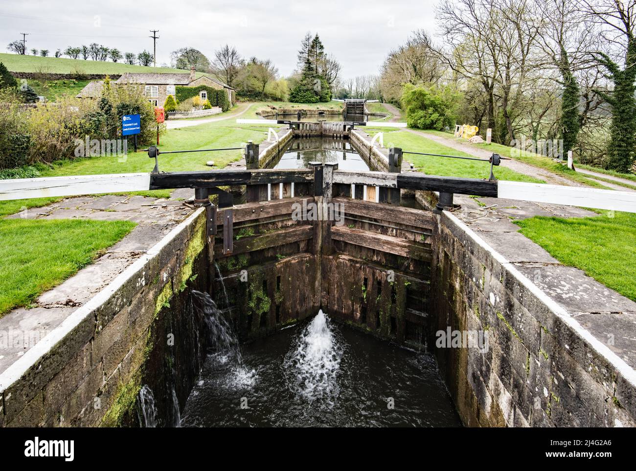 Carpenters Lock on the Leeds & Liverpool canal near Gargrave, Section ...