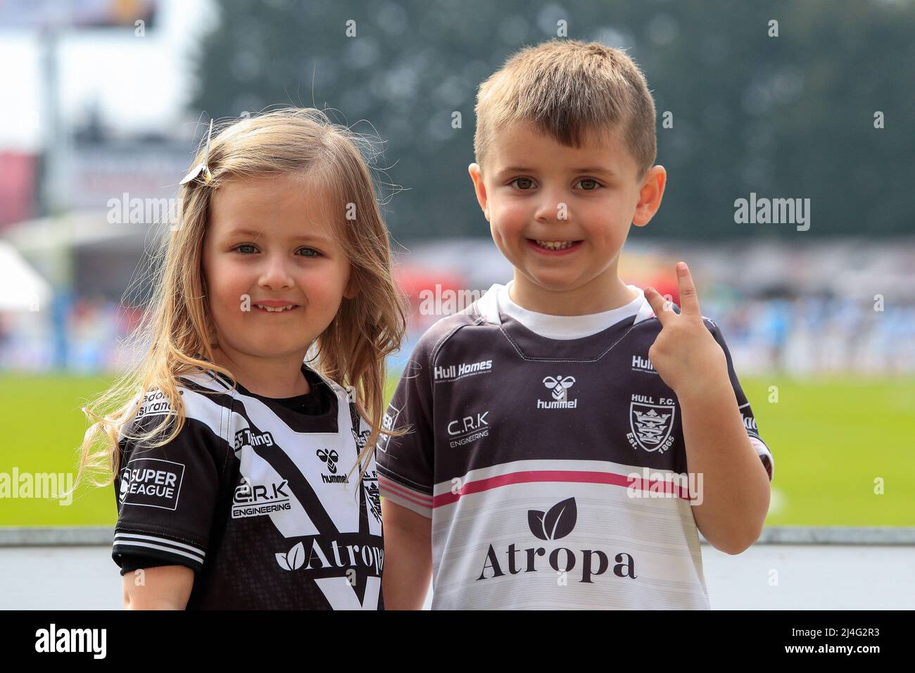 Two young Hull FC supporters pose for a picture ahead of this afternoon ...