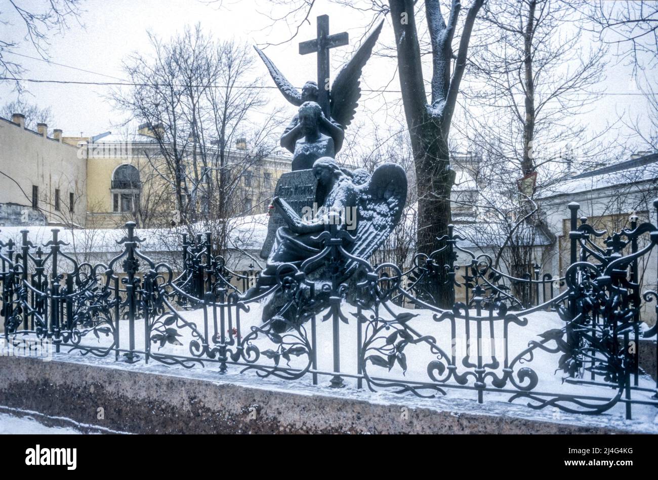 Tchaikovskys grave hi-res stock photography and images - Alamy