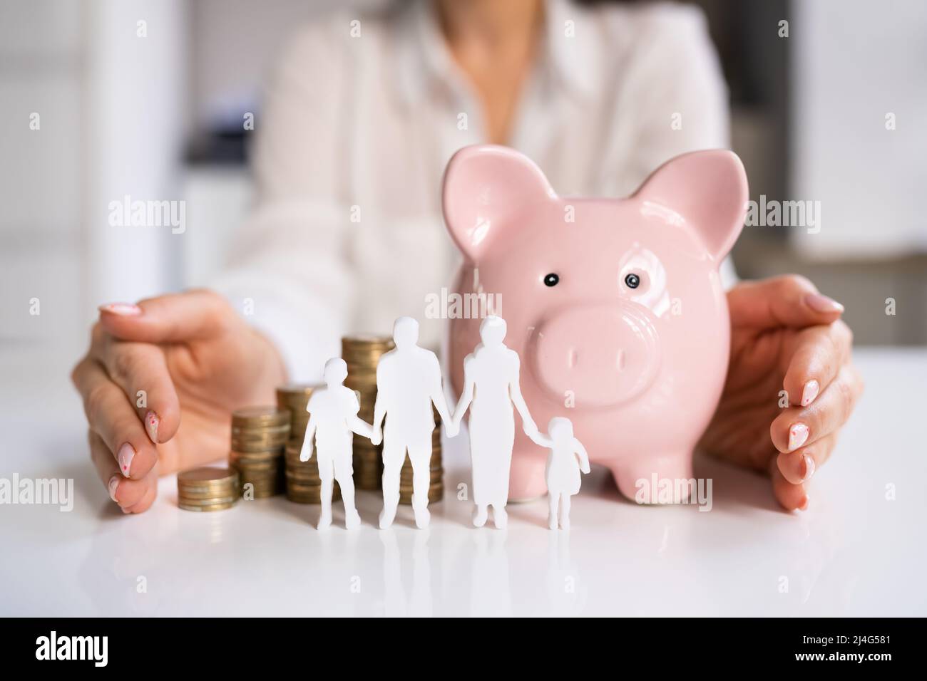 Banking family hi-res stock photography and images - Alamy