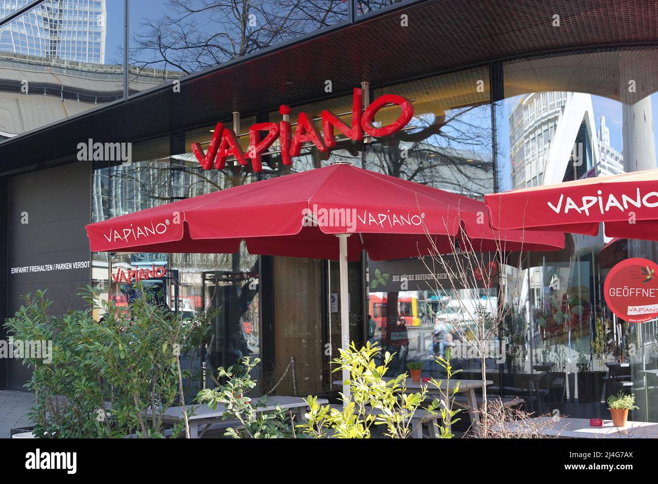 Logo vapiano hi-res stock photography and images - Alamy