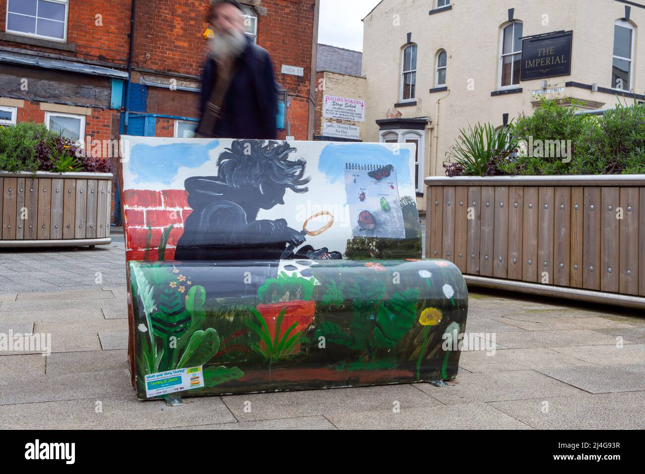 Book themed benches hi-res stock photography and images - Alamy
