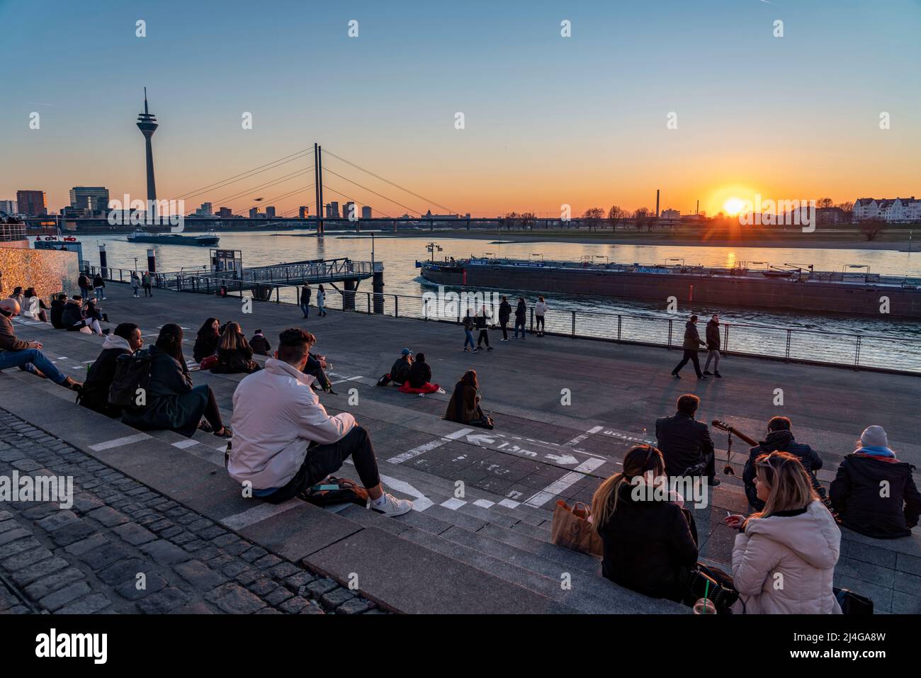 Rhine promenade, Rhine bank at the old town of Düsseldorf, stairs at ...