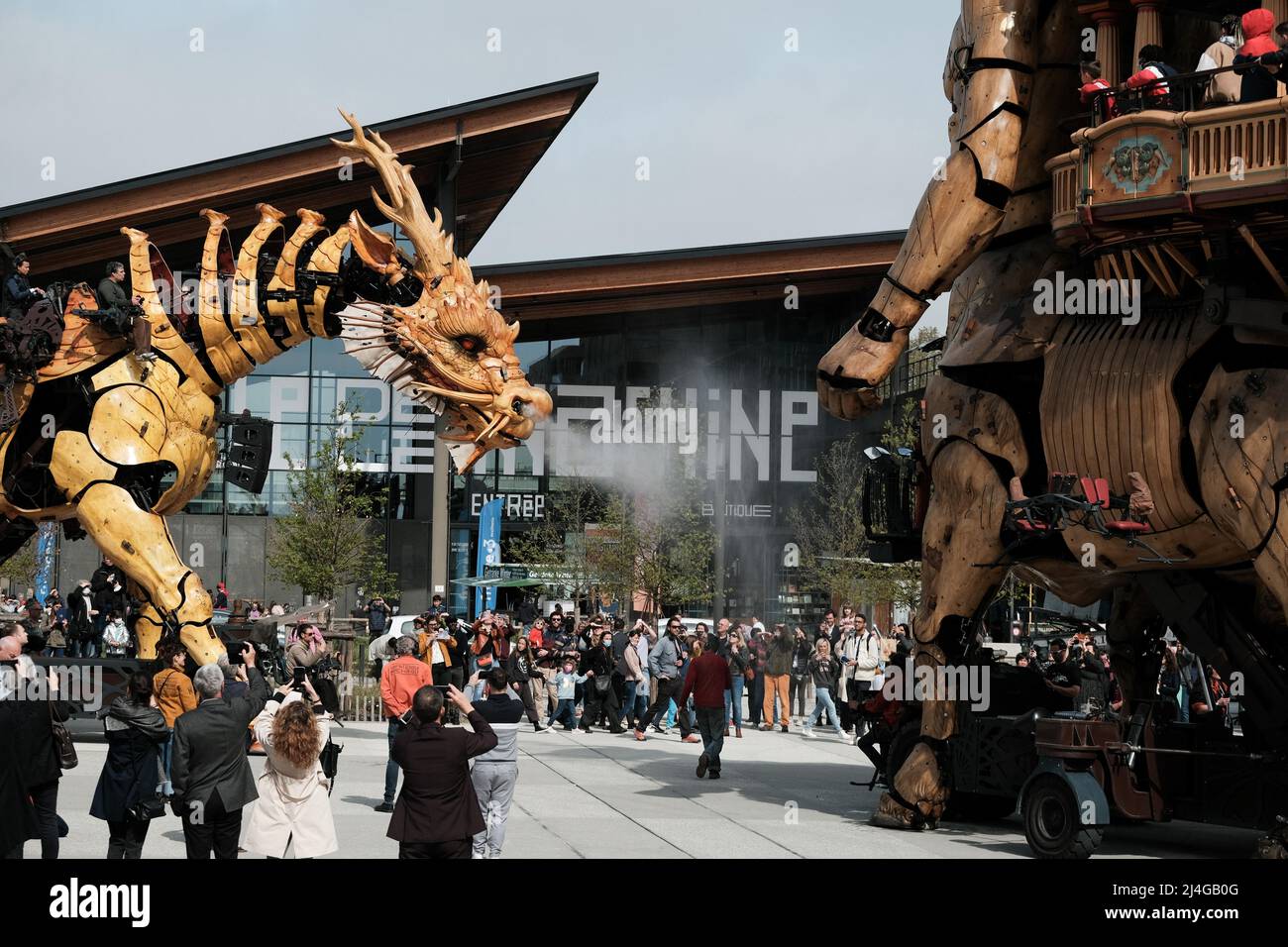 Halle de la machine hi-res stock photography and images - Alamy